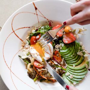 Mano's Restaurant & Lounge in Saskatoon | We Saved You A Spot