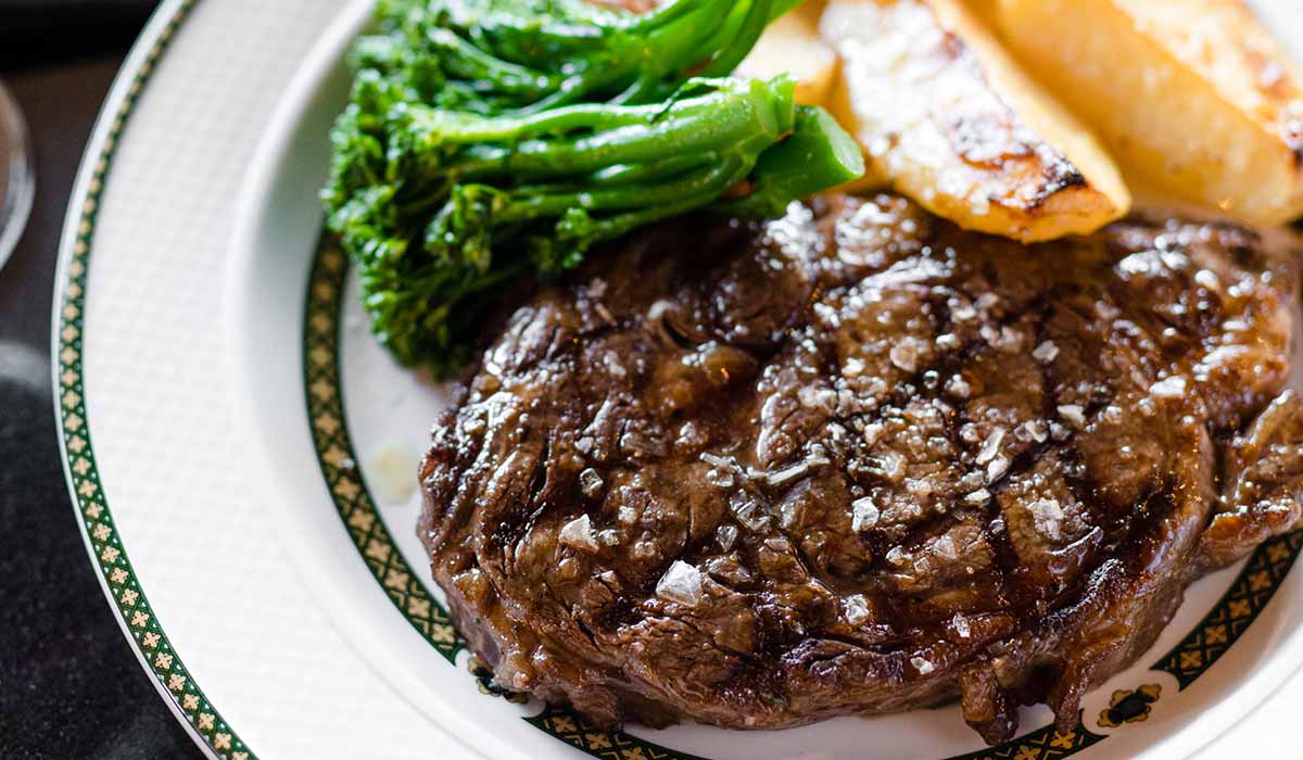 Our Menus - Mano's Restaurant & Lounge