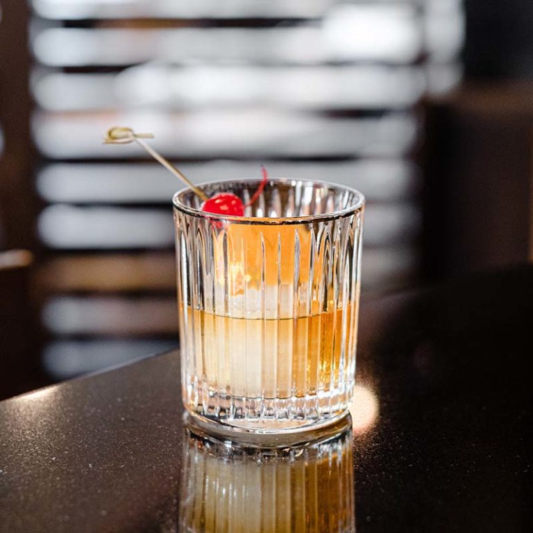 Mano's Restaurant & Lounge in Saskatoon | We Saved You A Spot
